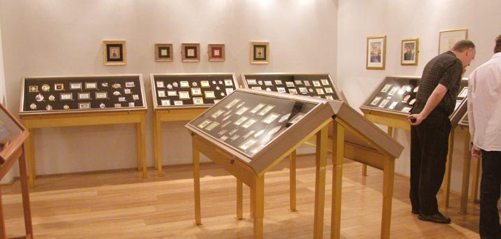 Miniature art history, what is miniature art, about miniature paintings.